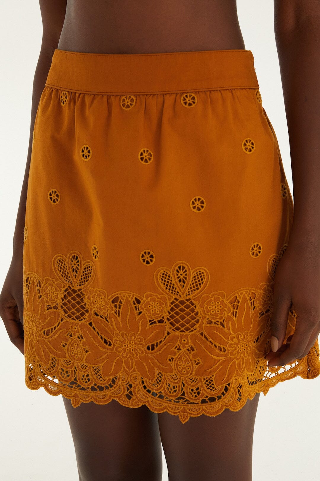 CAMEL RICHILIEU MINI SKIRT – FARM Rio | México